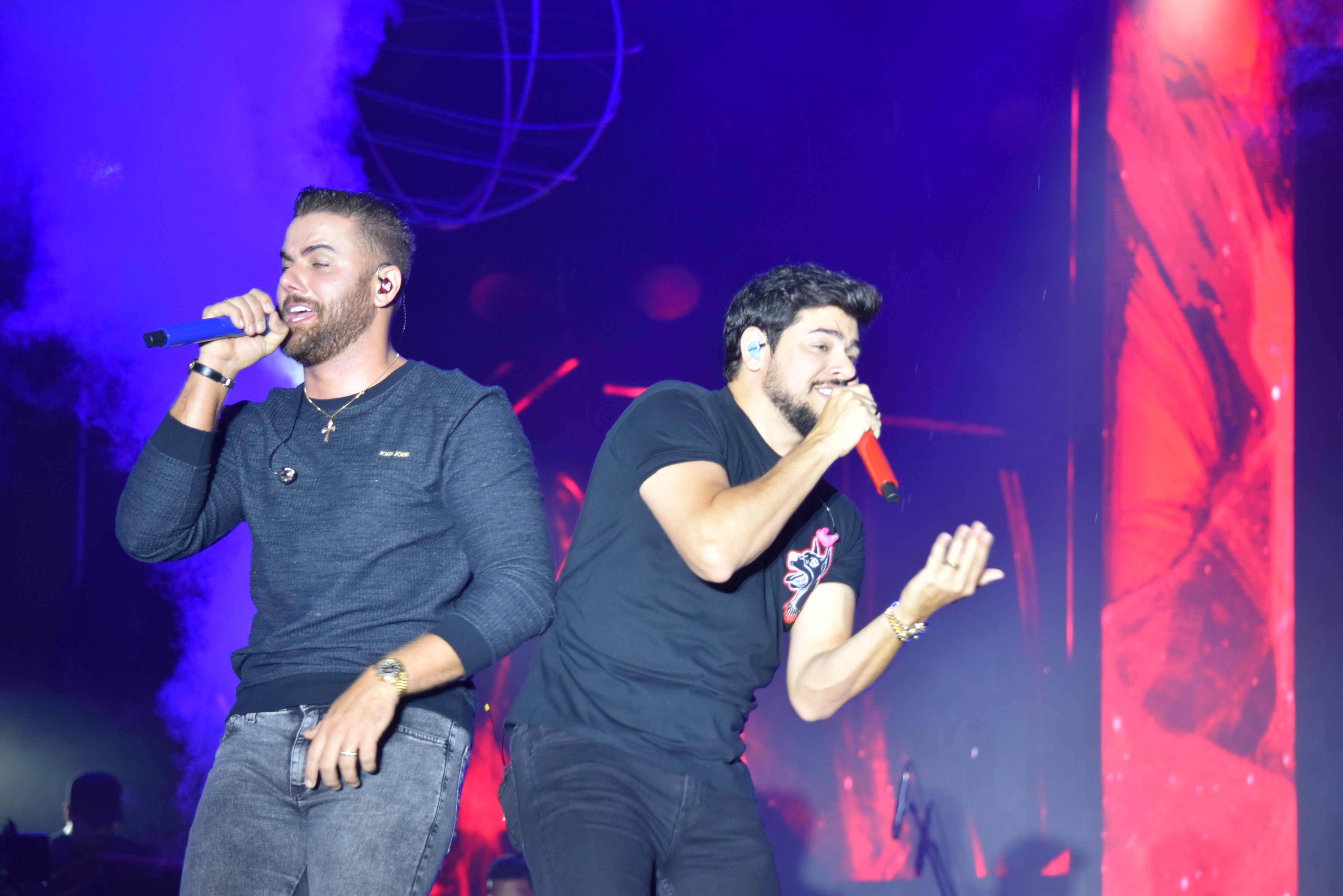 Tusca: Show de Zé Neto & Cristiano tem cantor sem camisa, pedido de ...
