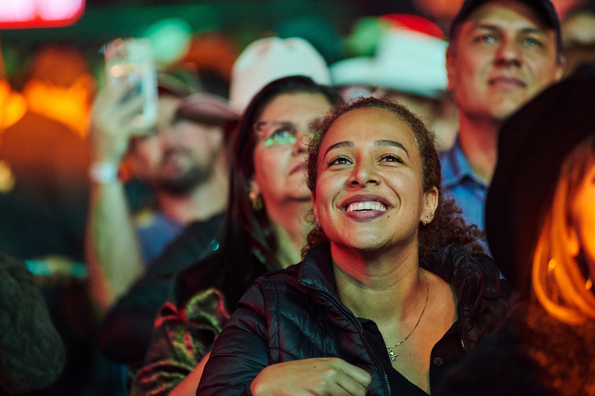 Lauana Prado chora ao realizar 'sonho de criança' de cantar no palco da ...