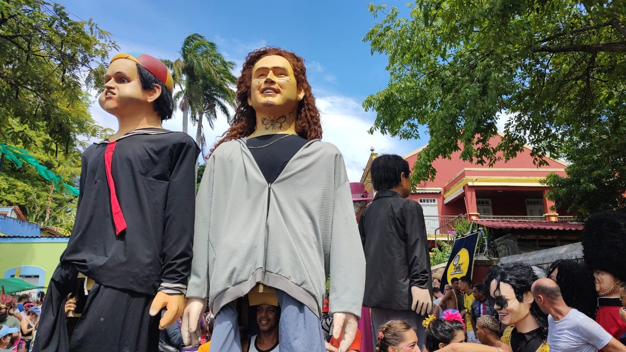 FOTOS: Whindersson Nunes ganha boneco gigante no tradicional desfile em ...