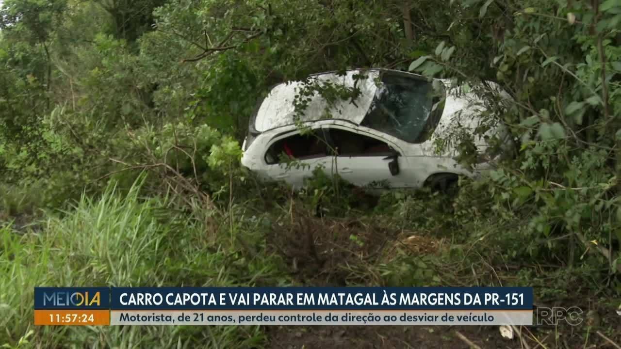Trabalhador capota carro ao tentar desviar de outro que invadiu pista durante ultrapassagem na ...