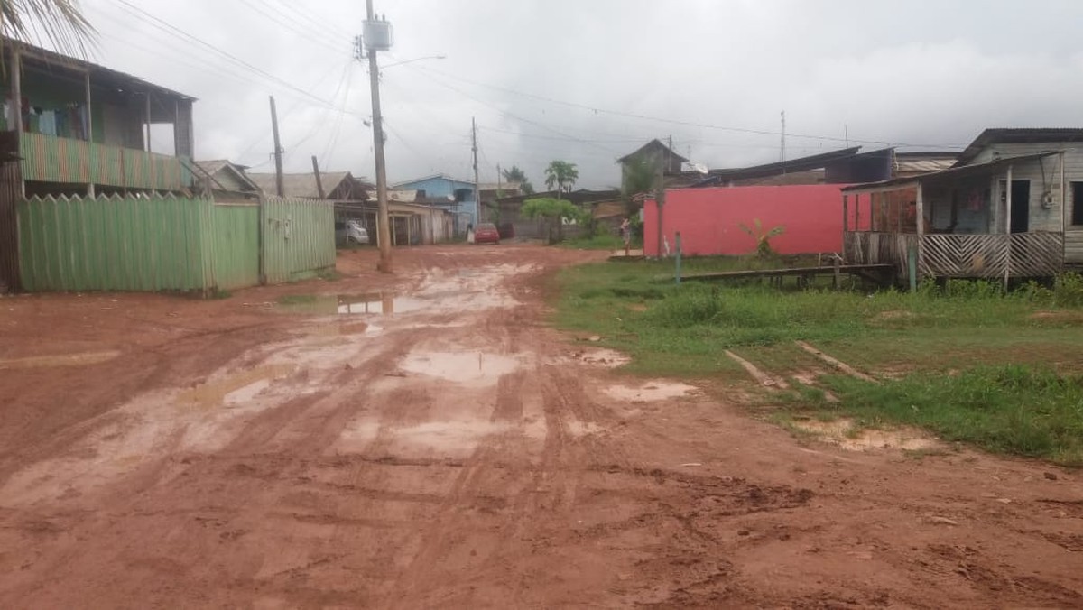 Obra de pavimentação não terminada transforma rua de Macapá em lamaçal ...