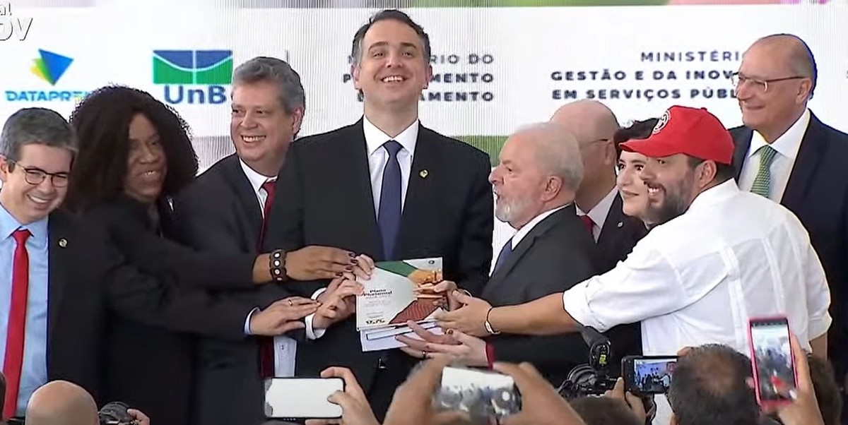 Lula assina projeto de lei com prioridades do Executivo para os ...