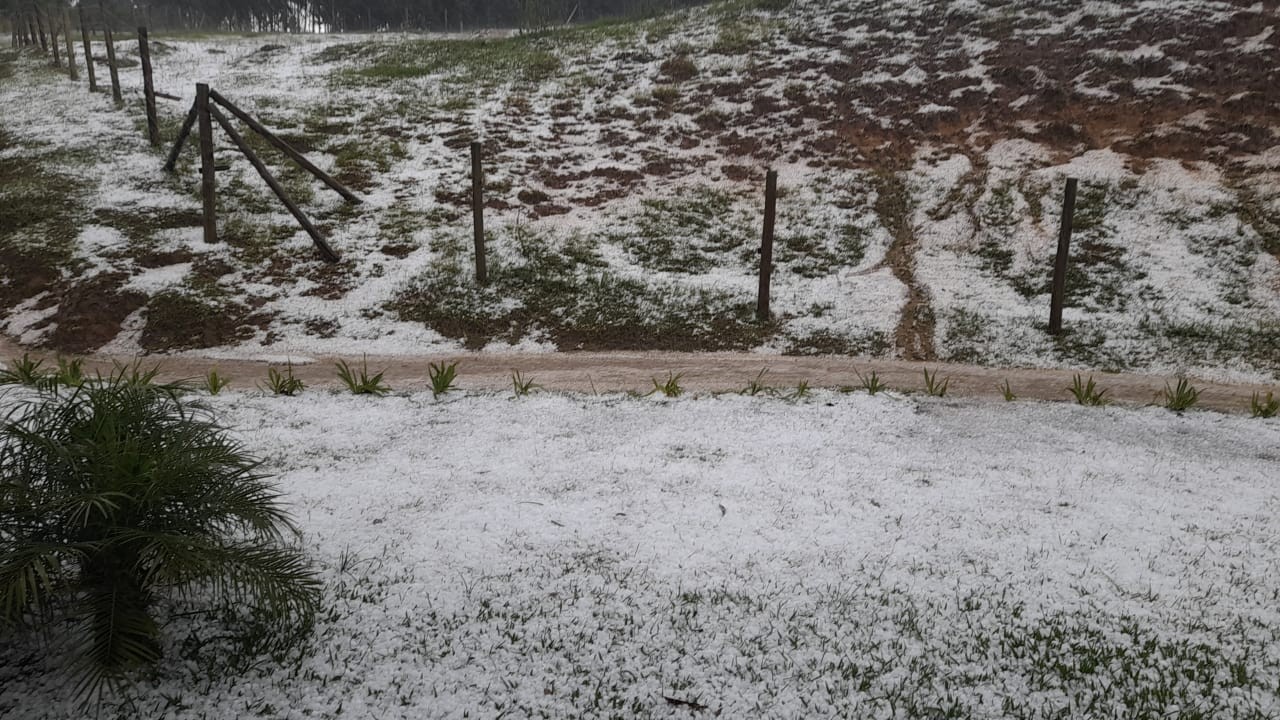 Granizo é registrado em SC pelo segundo dia consecutivo; FOTOS | Santa ...