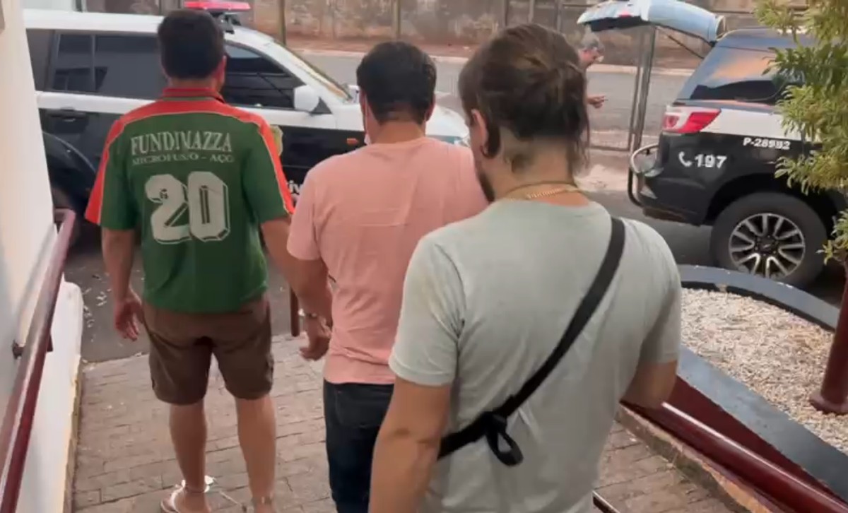 Pai E Filho São Presos Suspeitos De Participação Na Morte De