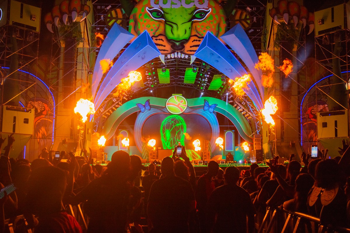 FOTOS: veja shows que agitaram o Corso no primeiro dia de Tusca | Tusca ...