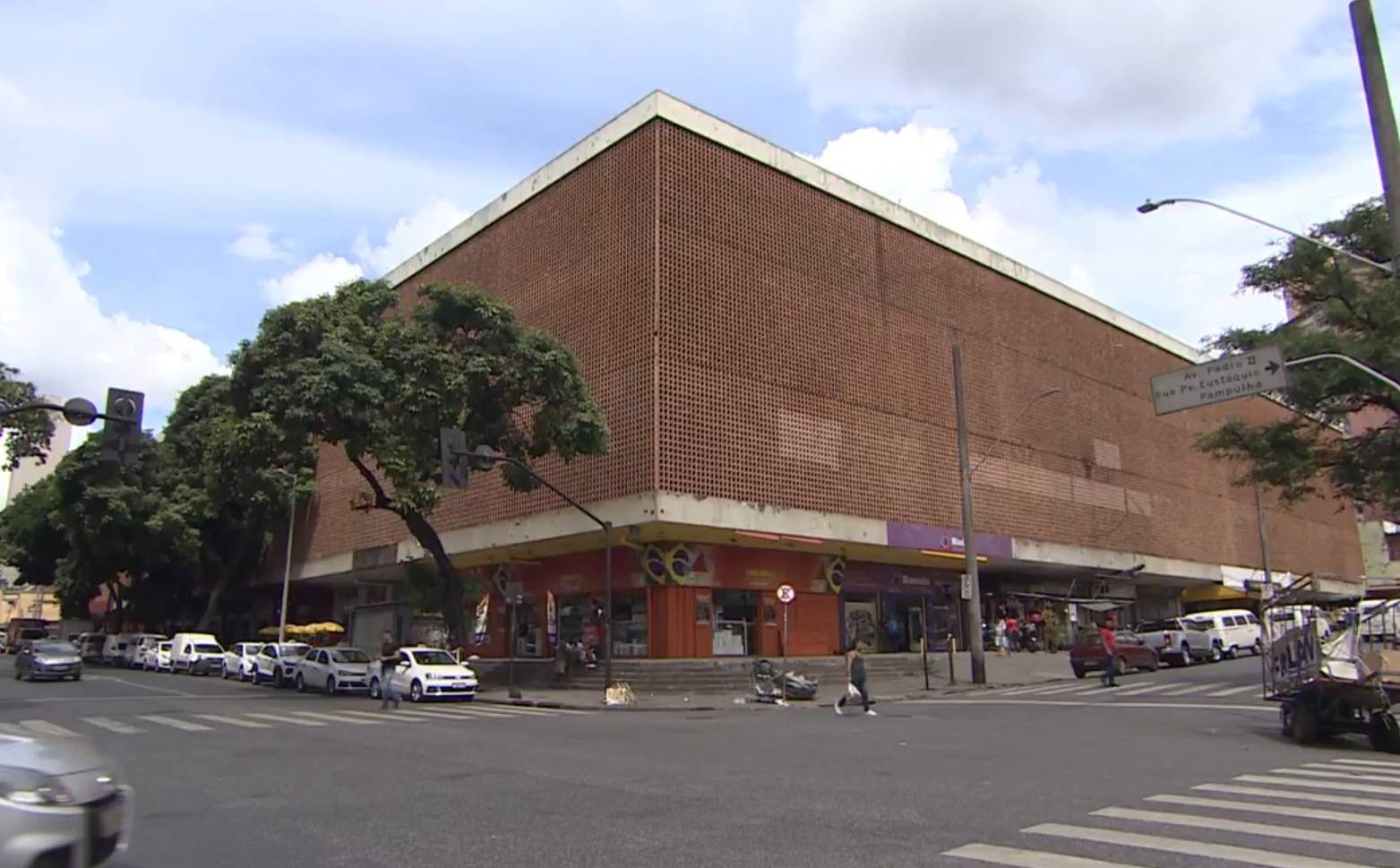 Mercado Novo é ponto de encontro de fãs da viola caipira