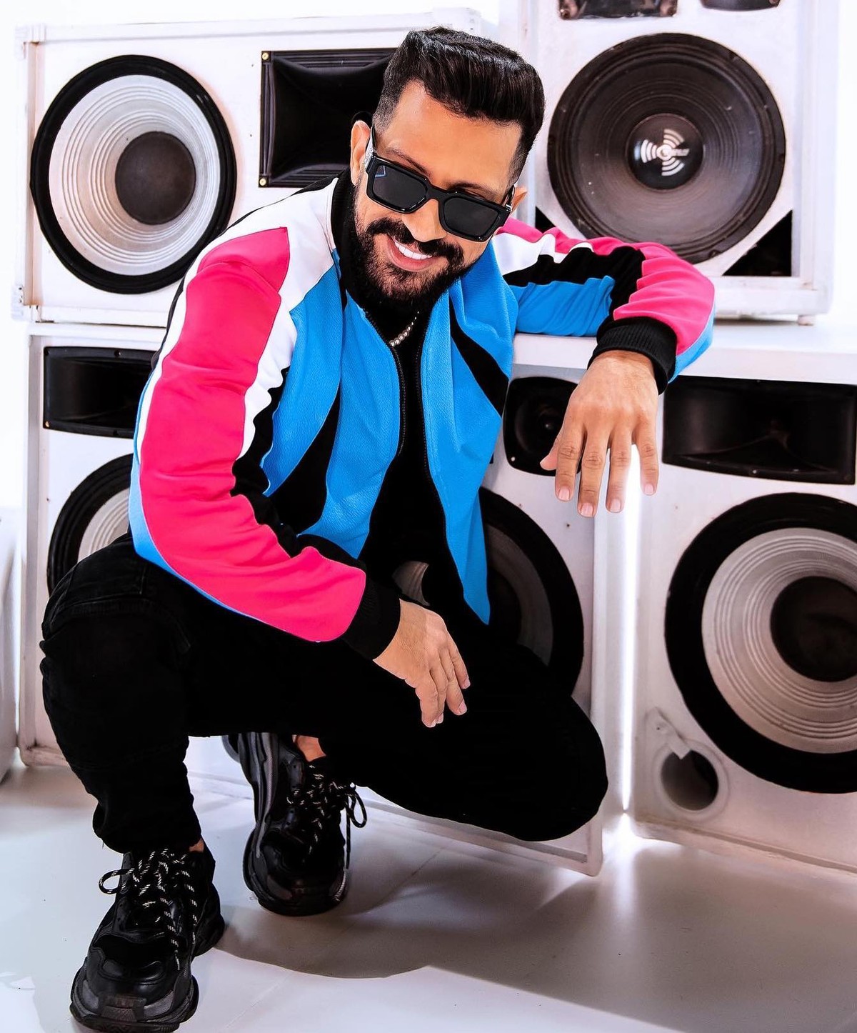 DJ Dennis e Funk Orquestra turbinam a batida de 'Vida real' com Paulo ...