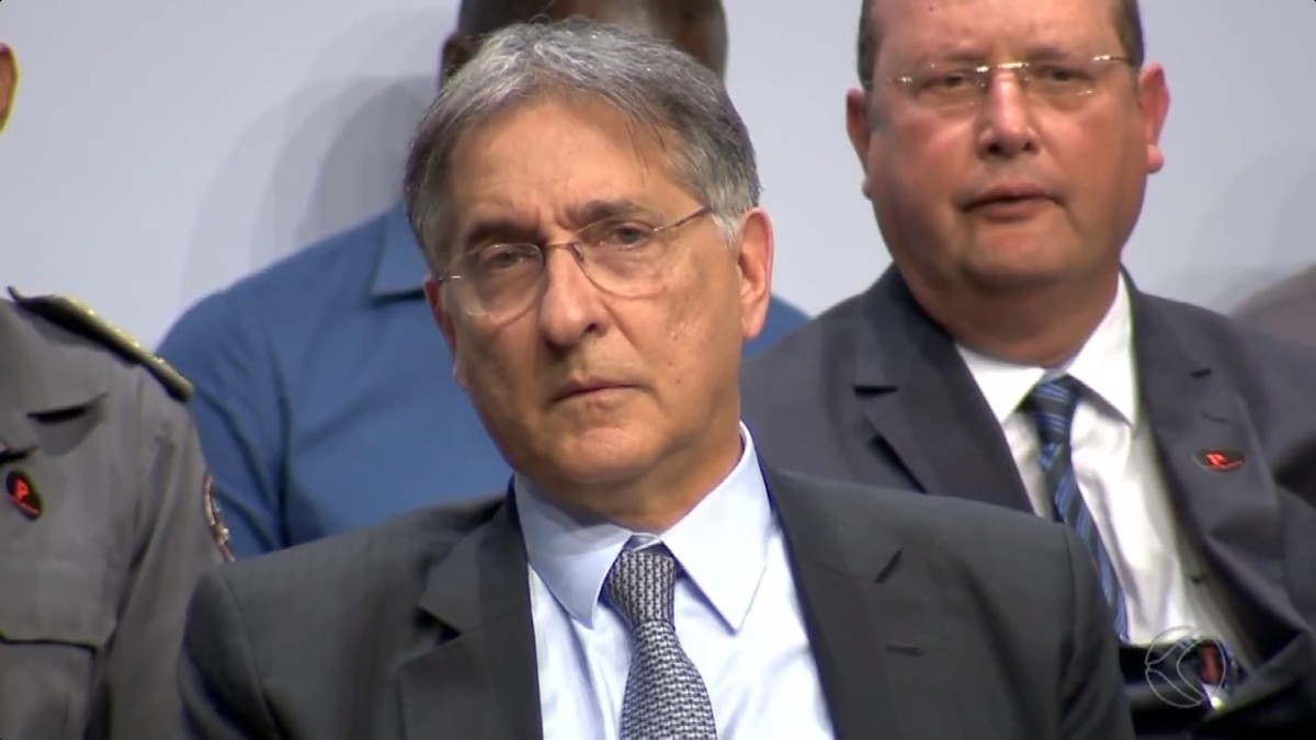Ministro do STJ manda abrir inquérito para investigar governador de ...