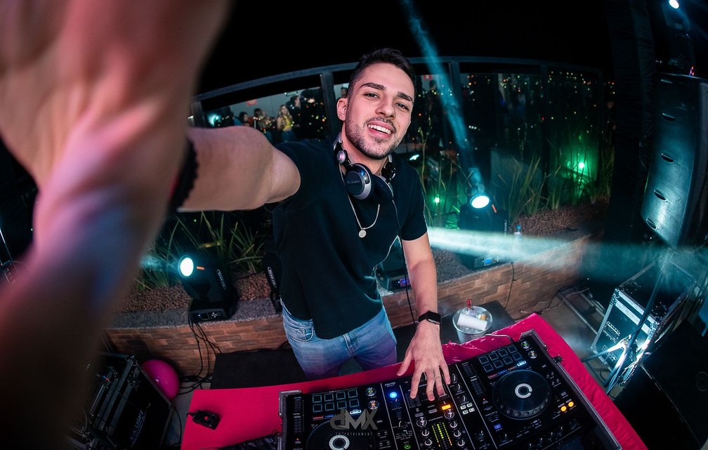 File:TOP 10 – OS MELHORES DJS DO Wikimedia Commons, 55% OFF