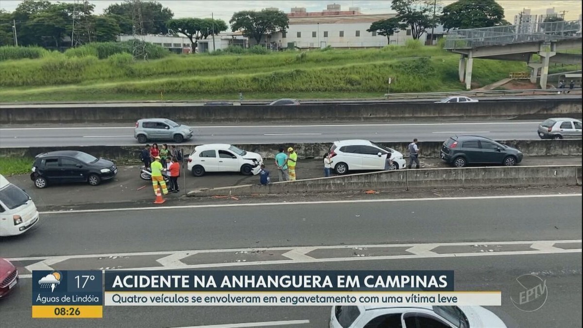 Engavetamento entre cinco veículos causa lentidão e deixa uma pessoa ferida na Anhanguera, em ...
