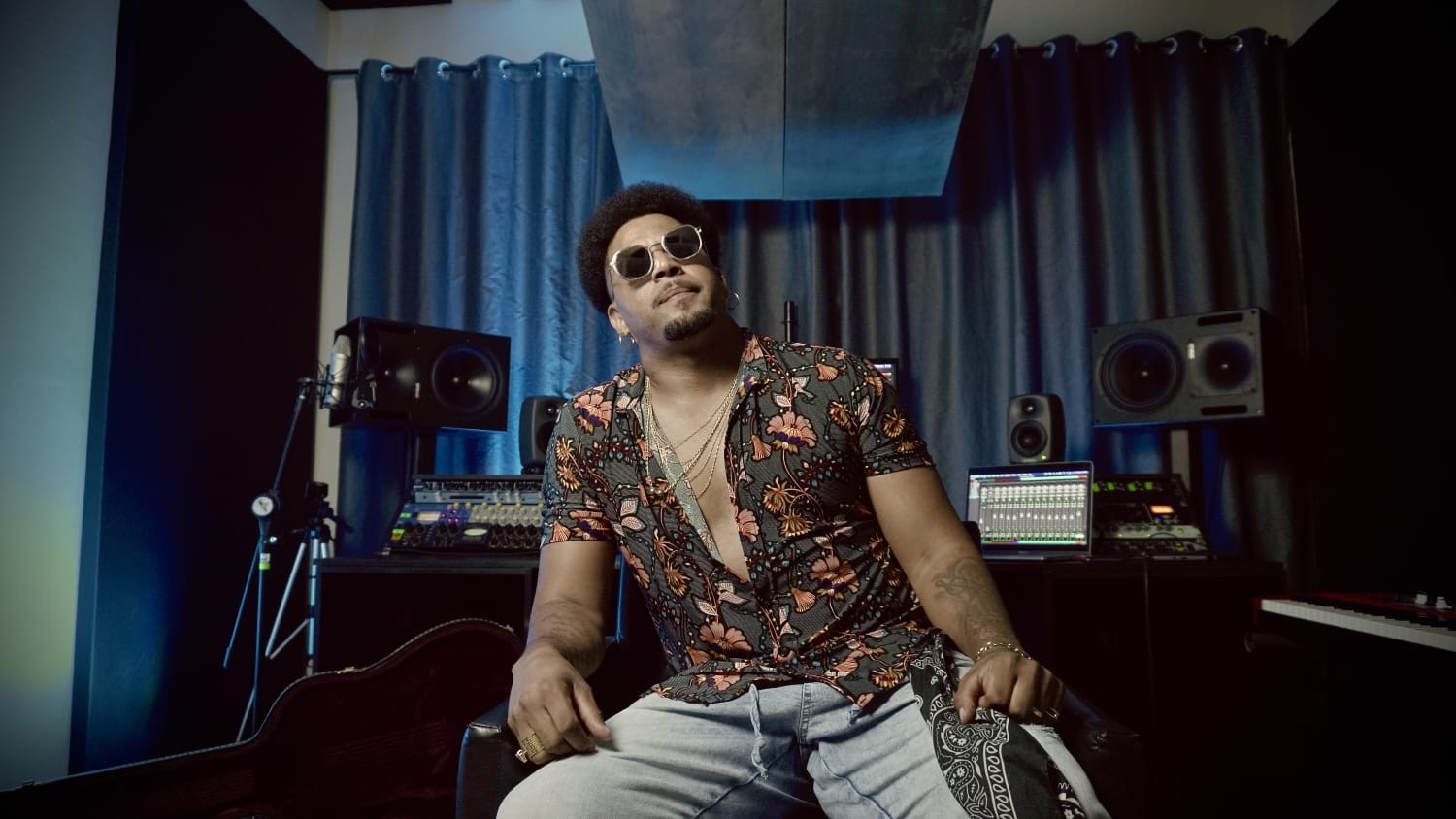 Cantor André Loul realiza show gratuito com clássicos do samba e pagode ...
