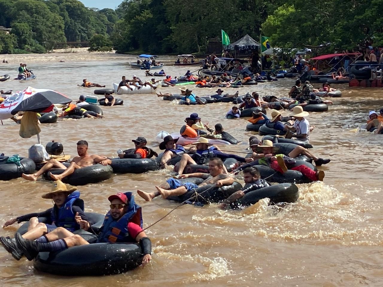 FOTOS: passeio de boia reúne visitantes no Rio Piracicaba: 'Maior ...