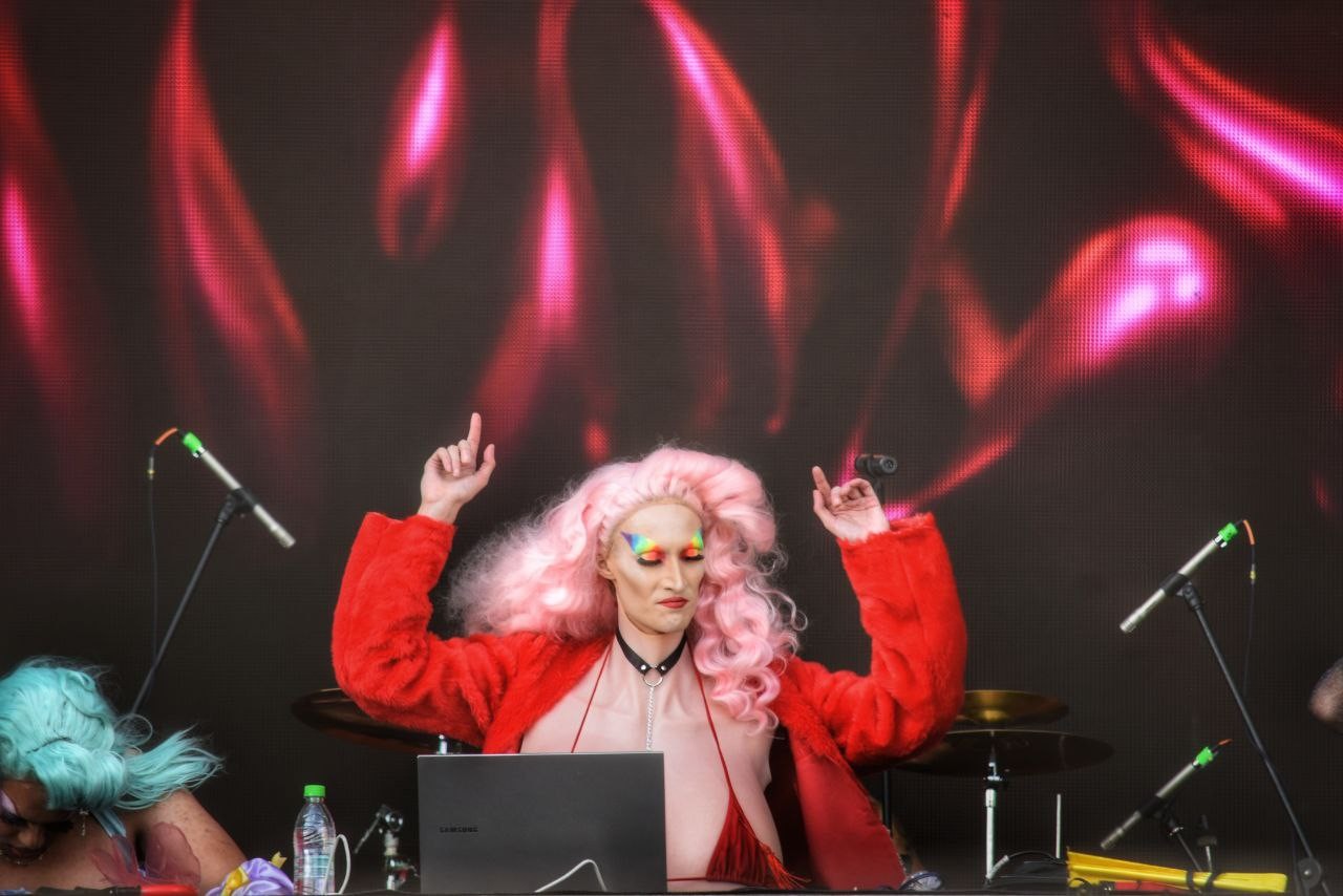 Estudante da UFSCar se monta de drag queen e anima pista da Tusca como ...