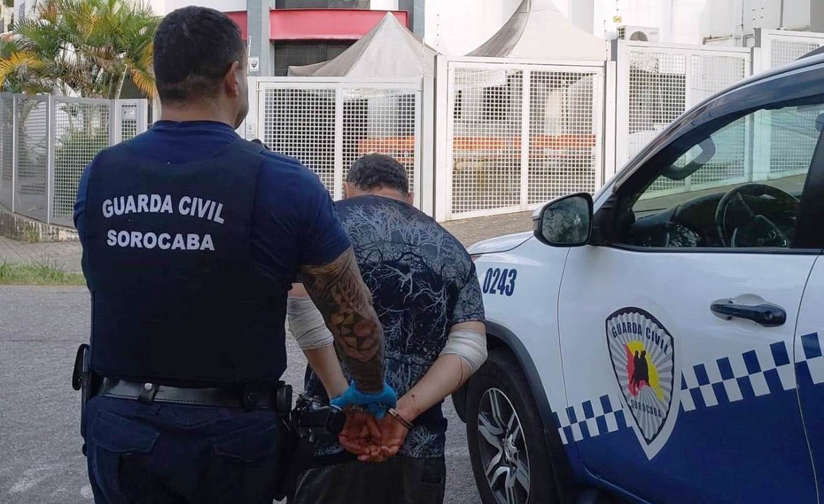 Homem é Preso Suspeito De Agredir Esposa Com Abridor De Coco Em