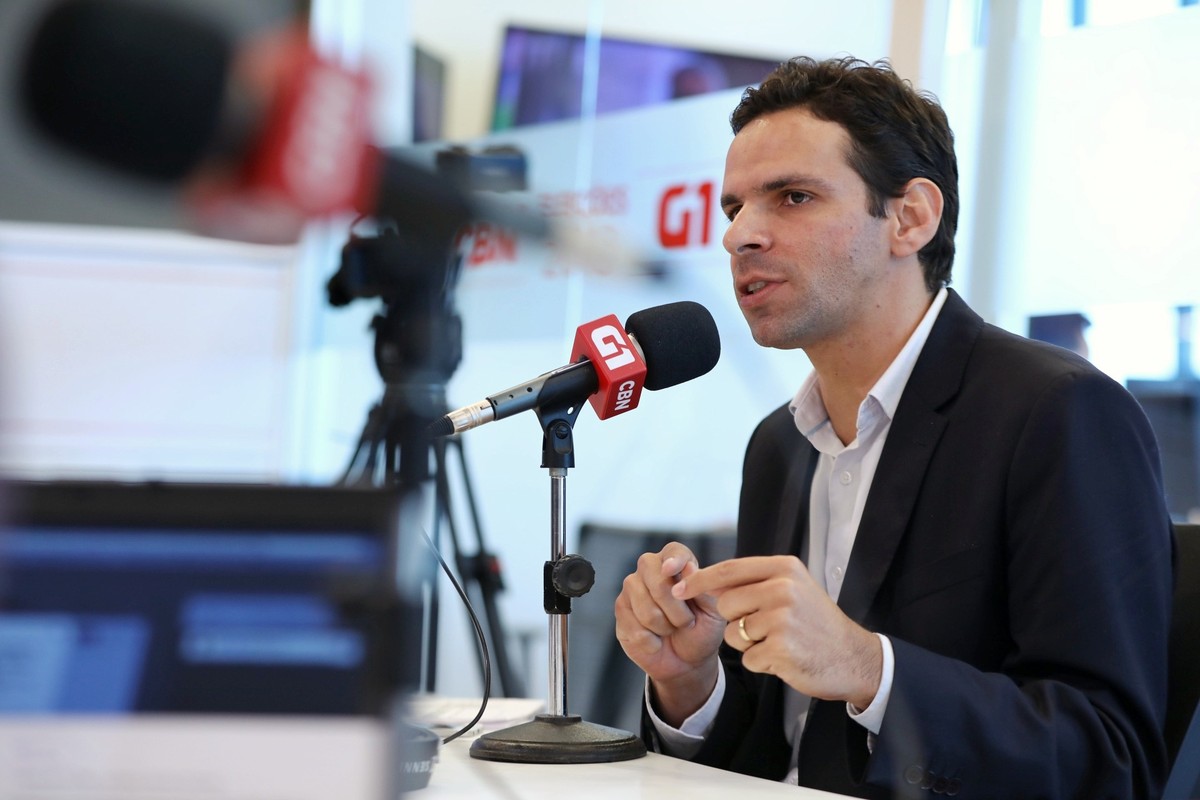 Professor Claudio Fernando diz que vai extinguir 40% dos cargos ...