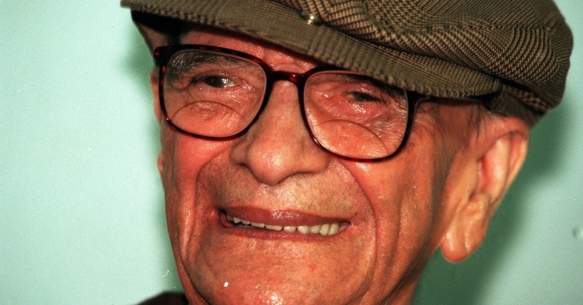 Peça teatral 'Os mundos de Chico Xavier' está em cartaz em Uberaba ...