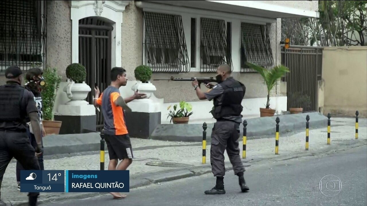 'É a mesma forma que tratam a gente na comunidade', diz homem que ficou ...