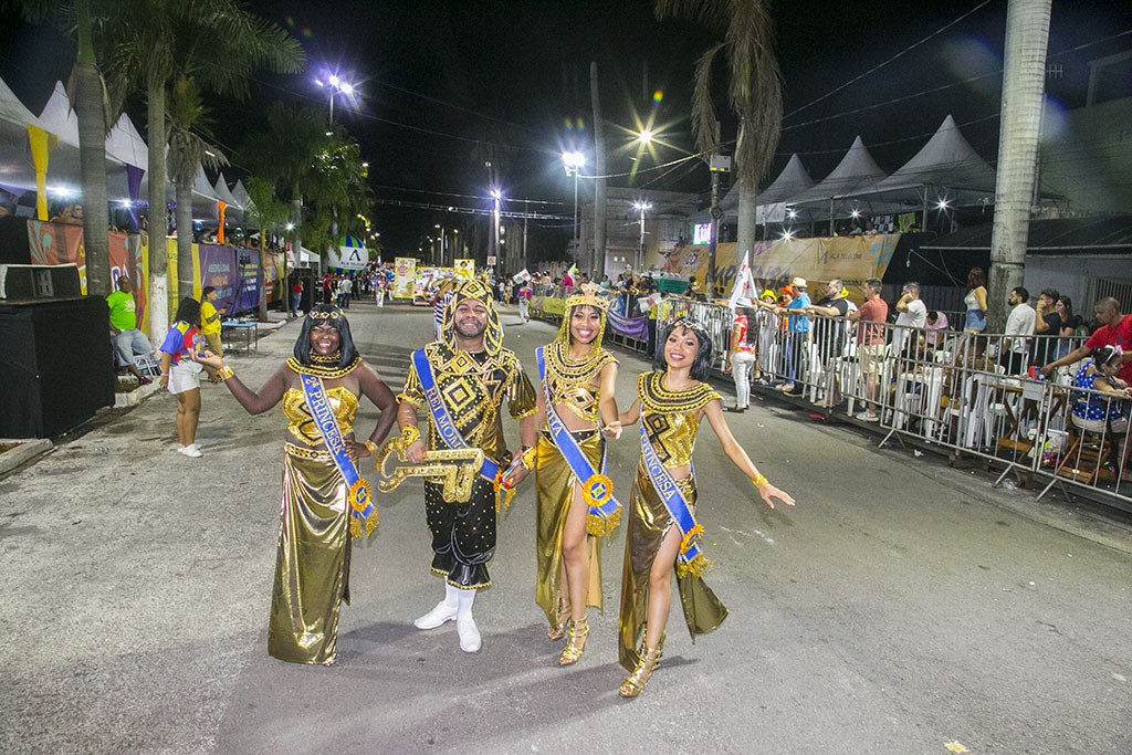 Maior do Centro-Oeste: Carnaval de Corumbá 'arrasta' multidão de ...
