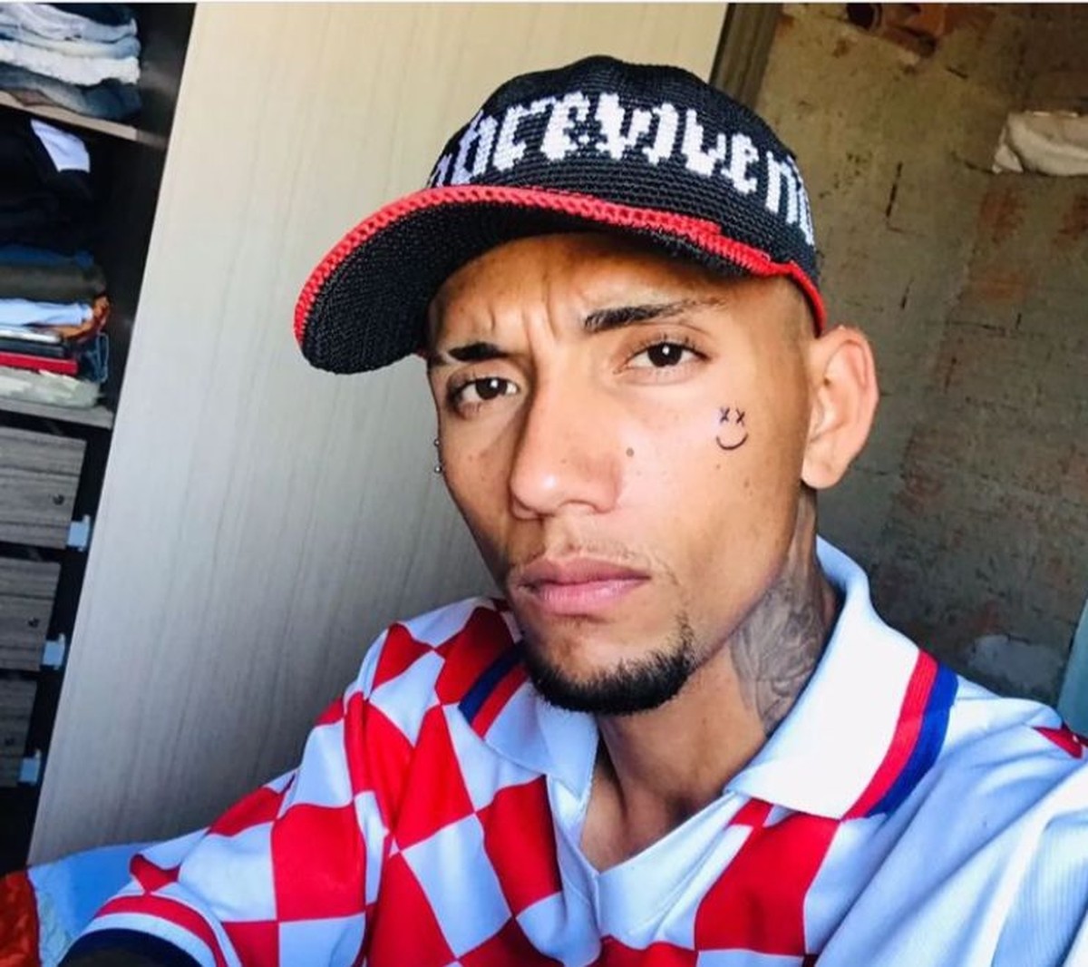 Jovem Suspeito De Matar Rapaz A Tiros Em Bar De Alumínio é Preso