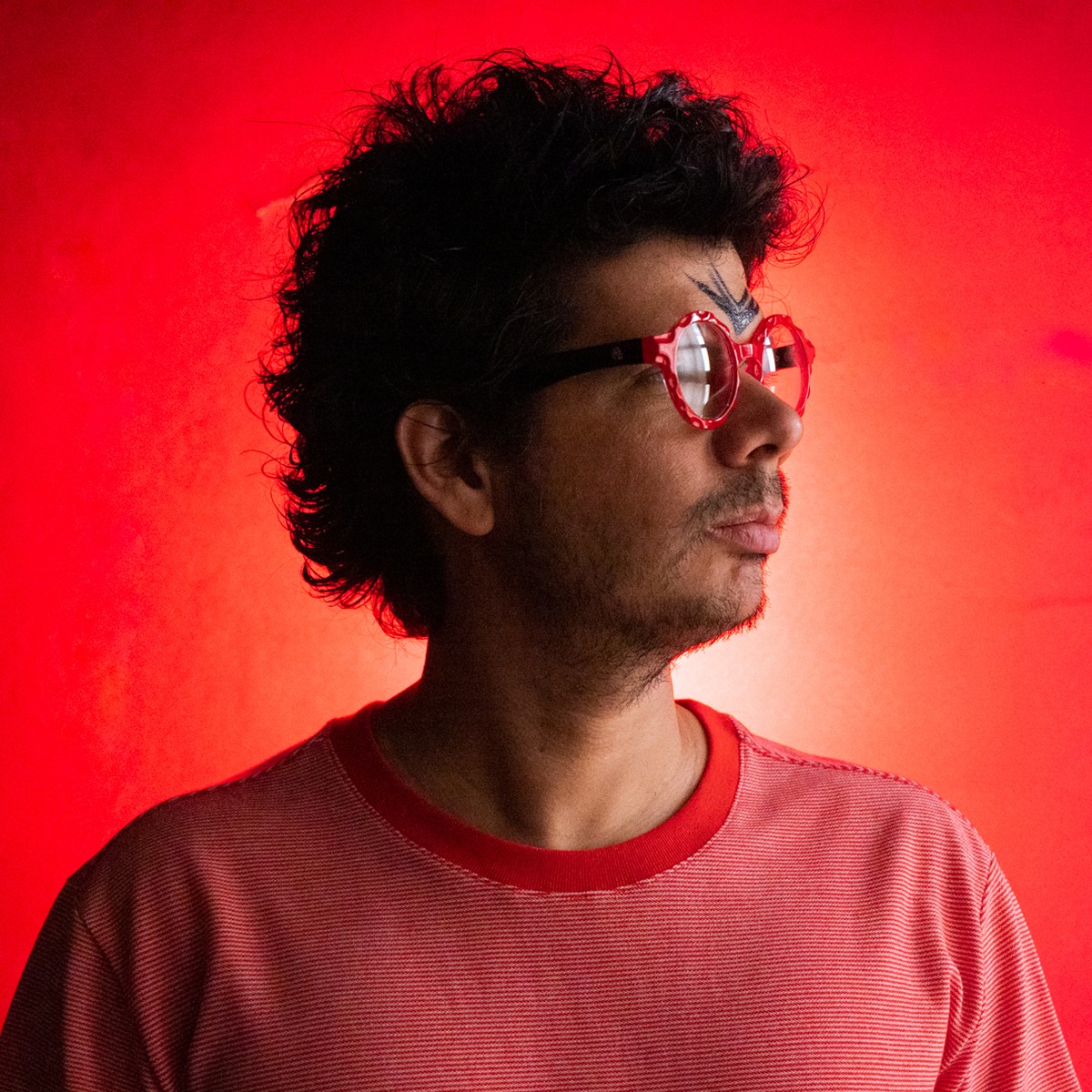 Felipe S expande discografia solo com singles 'Longe do medo' e 'Cai a ...