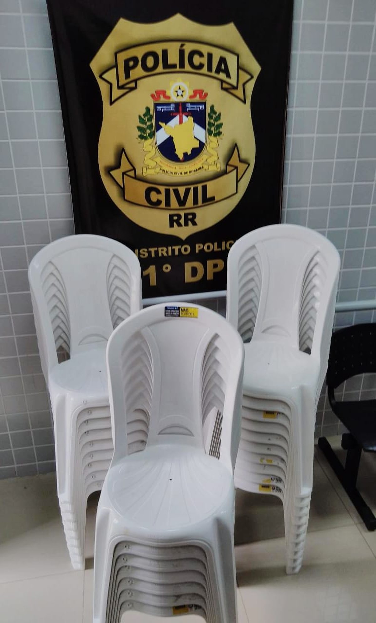 Homem conhecido como 'Bebezão' é preso por furtar cadeiras de igreja em ...