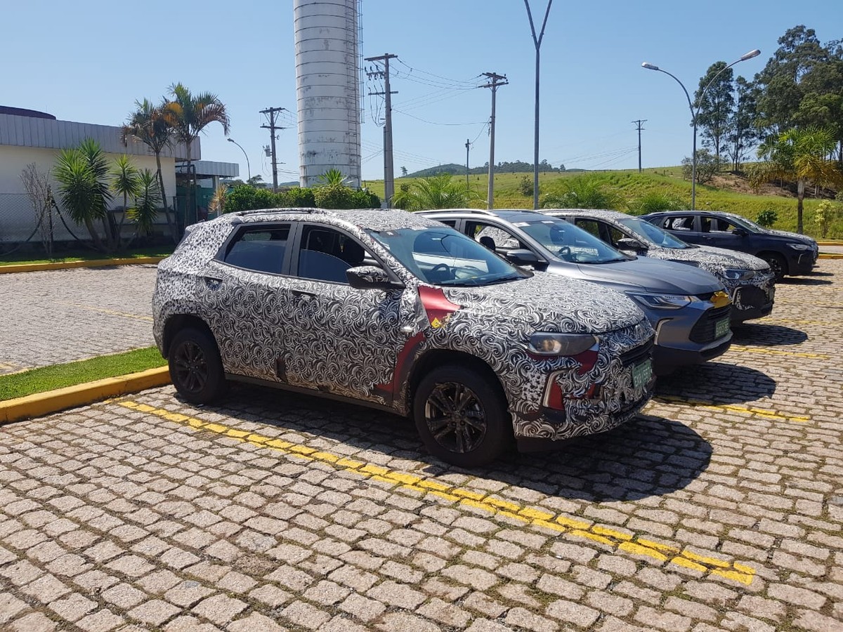 Novo Chevrolet Tracker é visto camuflado em testes em rodovia em São ...