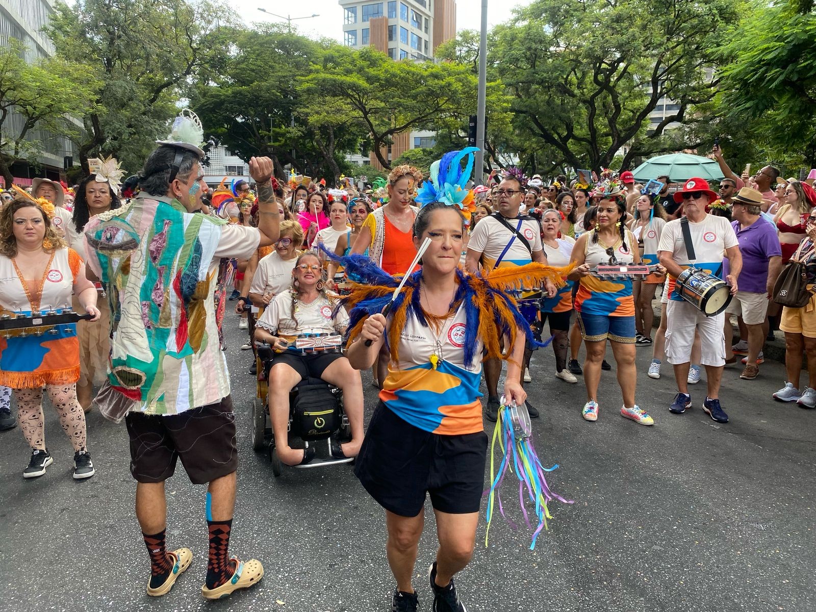 'Carnaval e literatura compartilham muitas palavras', diz Carla Madeira ...