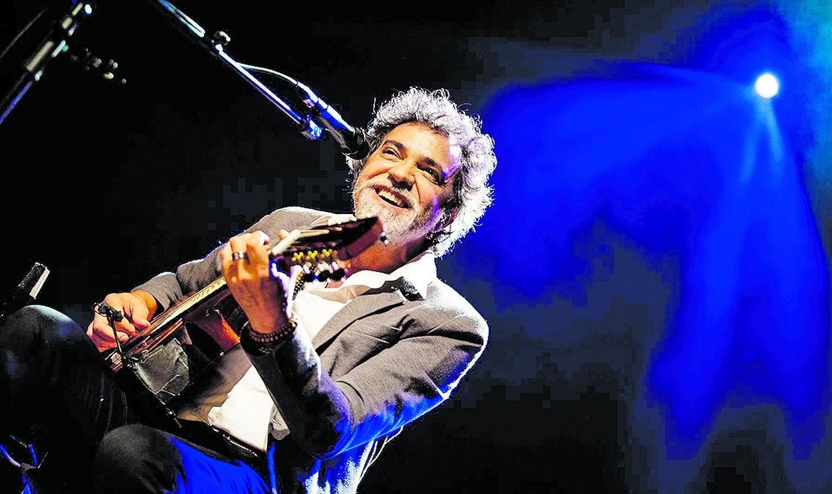 Paulinho Moska apresenta show 'Os Violões Fênix do Museu Nacional' em ...