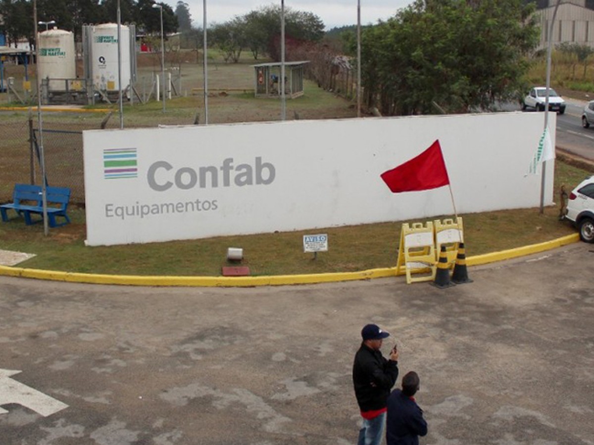 Após 25 anos, 2 mil recebem indenização trabalhista da Confab | Vale do ...