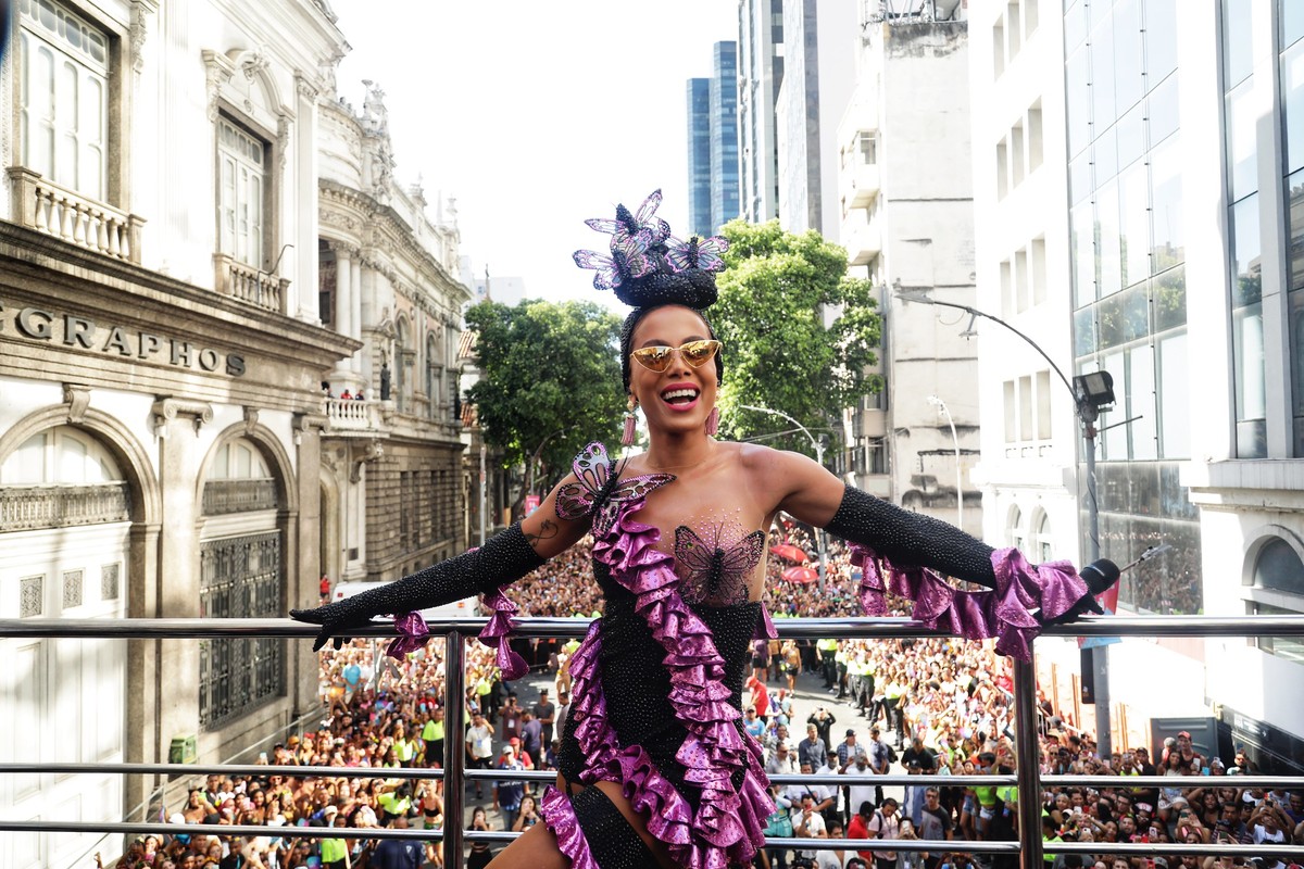 Fim de semana tem quase 50 blocos; Anitta e Monobloco são destaques ...