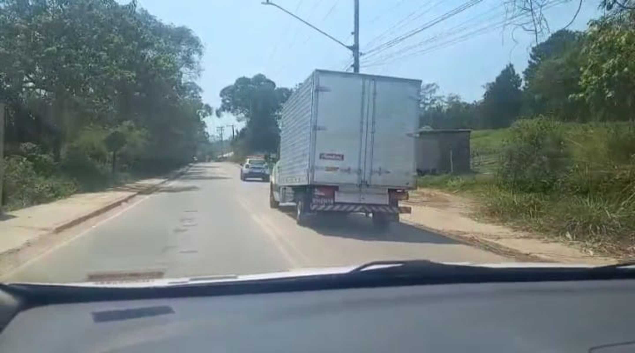 Polícia recupera carga de bebida avaliada em R$ 18 mil | G1