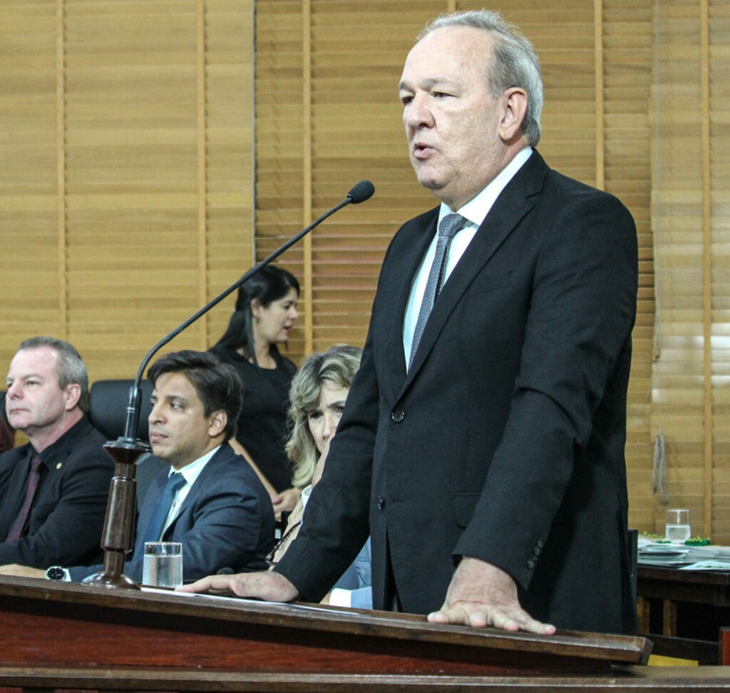 Ex-deputado Luiz Calixto assume secretaria de governo do Acre | G1