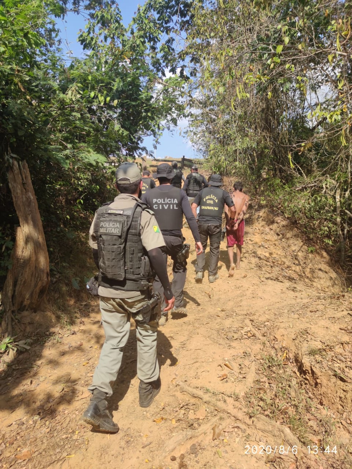 Homem é Preso Suspeito De Tentar Matar Ex O Namorado Dela E Assassinar