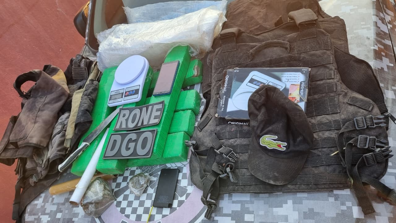 Homens são presos com tabletes de droga e coletes à prova de bala em ...