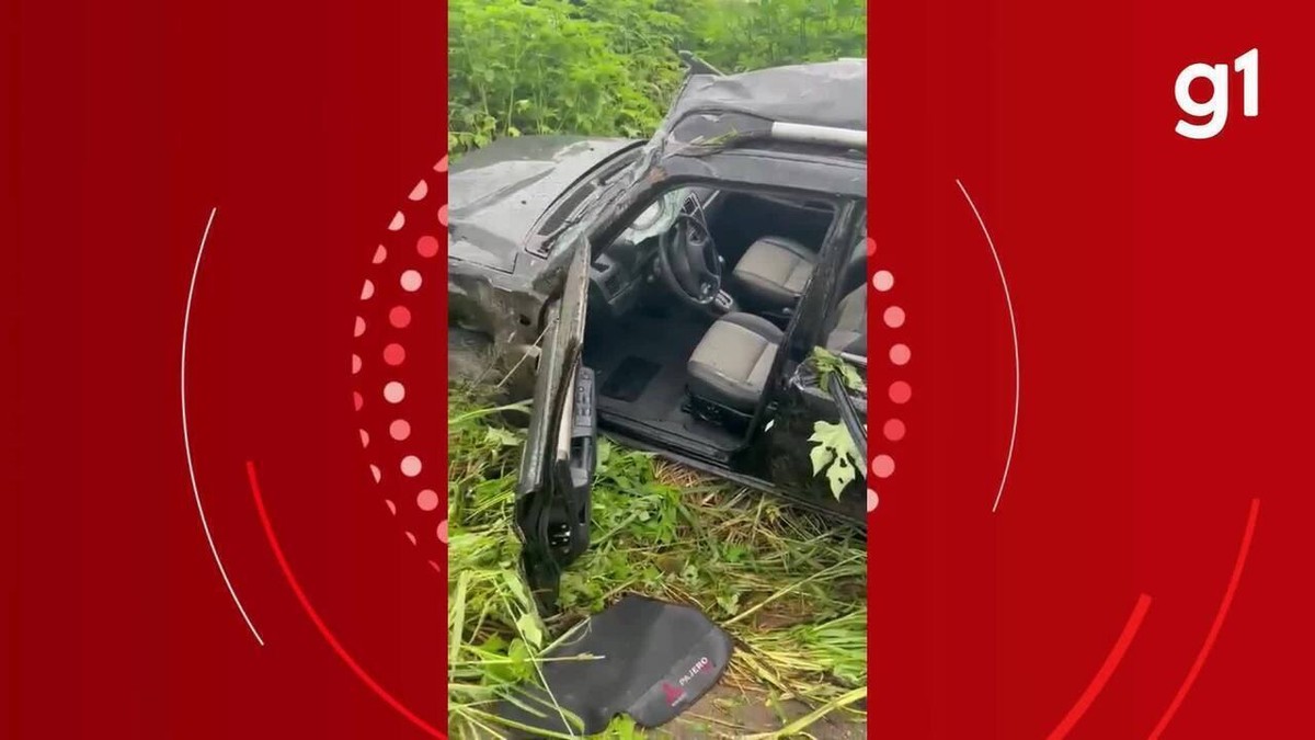 Capotamento de carro deixa uma jovem morta e três feridos na BR-262 | Centro-Oeste | G1