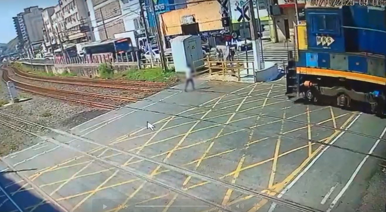 VÍDEO: Homem morre após ser atingido por trem em Barra Mansa | G1