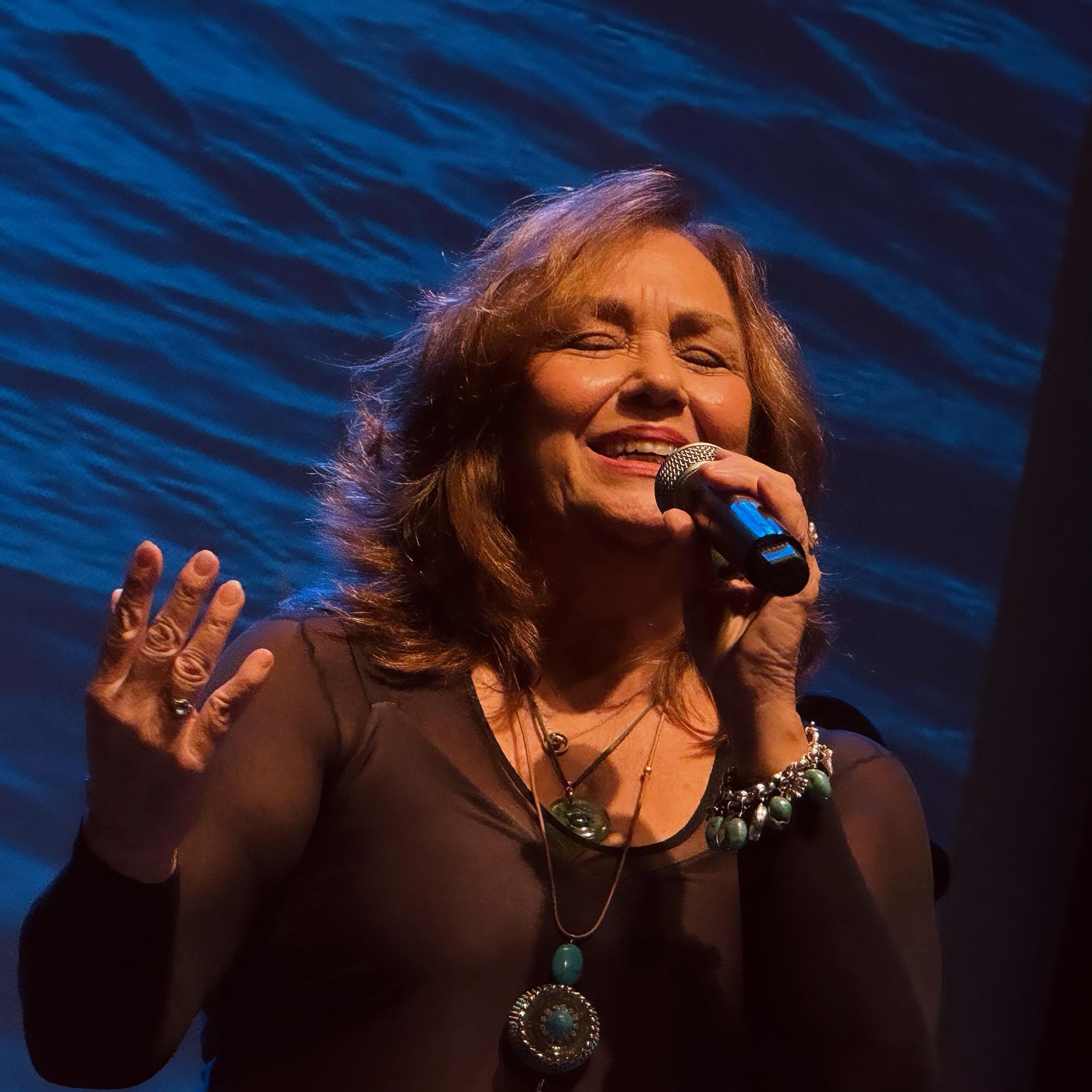 Jane Duboc reflete, em inédito show no Rio, as águas em que mergulhou ...