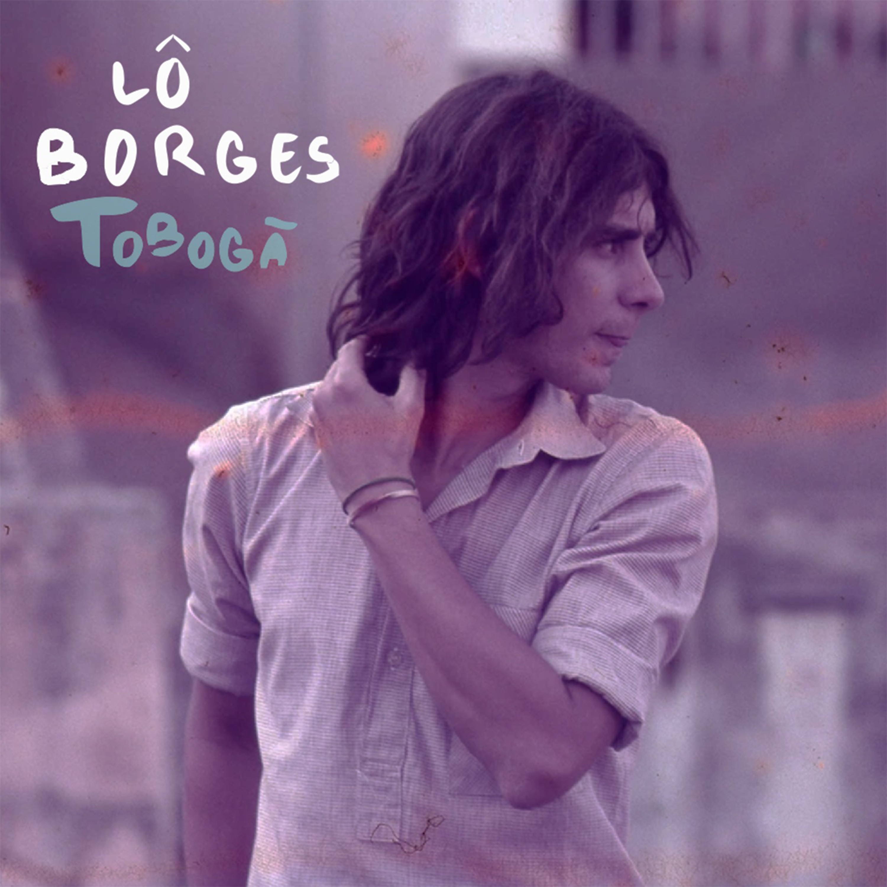 Lô Borges se mostra jovem, em foto de Cafi, na capa do álbum autoral ‘Tobogã’ | G1
