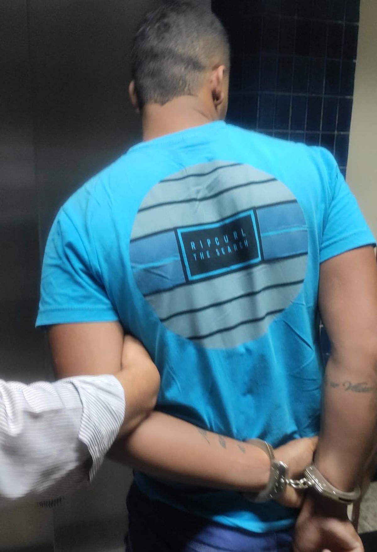 Homem é Preso Suspeito De Sequestro Cárcere Privado E Estupro Contra