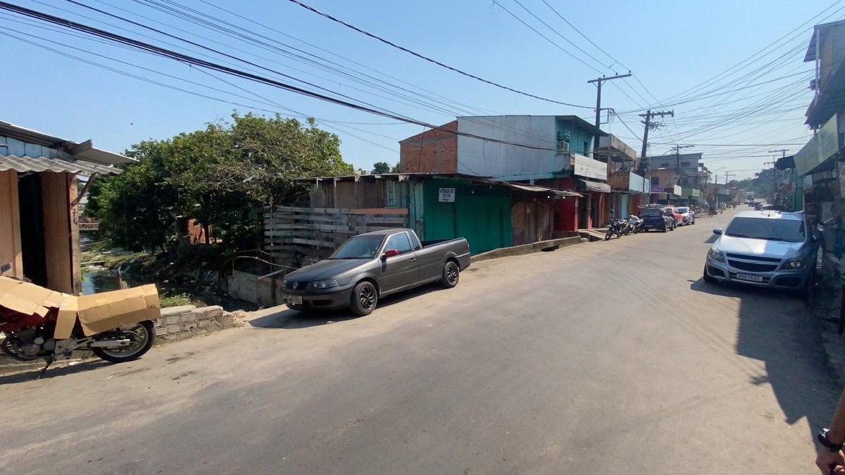Suspeito De Roubar Celular é Perseguido Por Moradores E Espancado Até A