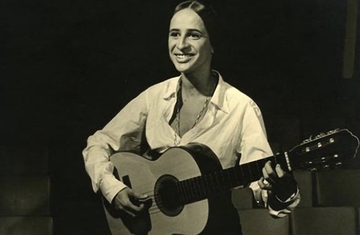 Maria Bethânia completa 55 anos de carreira ainda com a lenda da ...