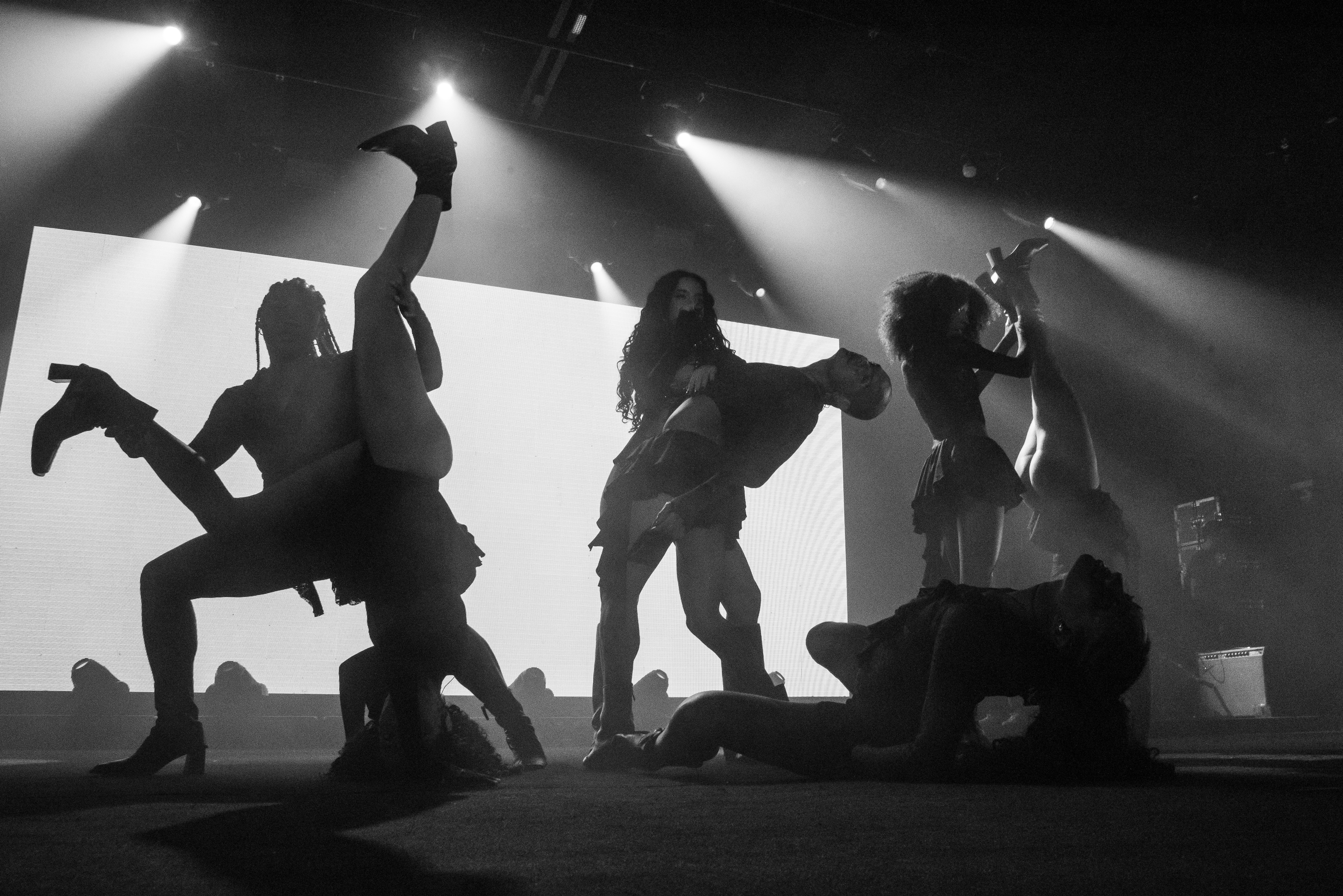 Marina Sena faz 1º show do novo álbum, 'Vício Inerente', com casa ...