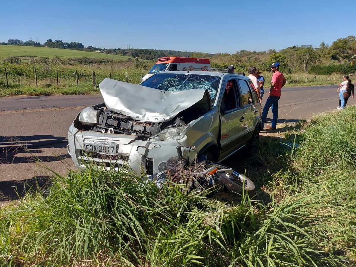 Acidente entre carro e moto deixa dois feridos em Matão | São Carlos e ...