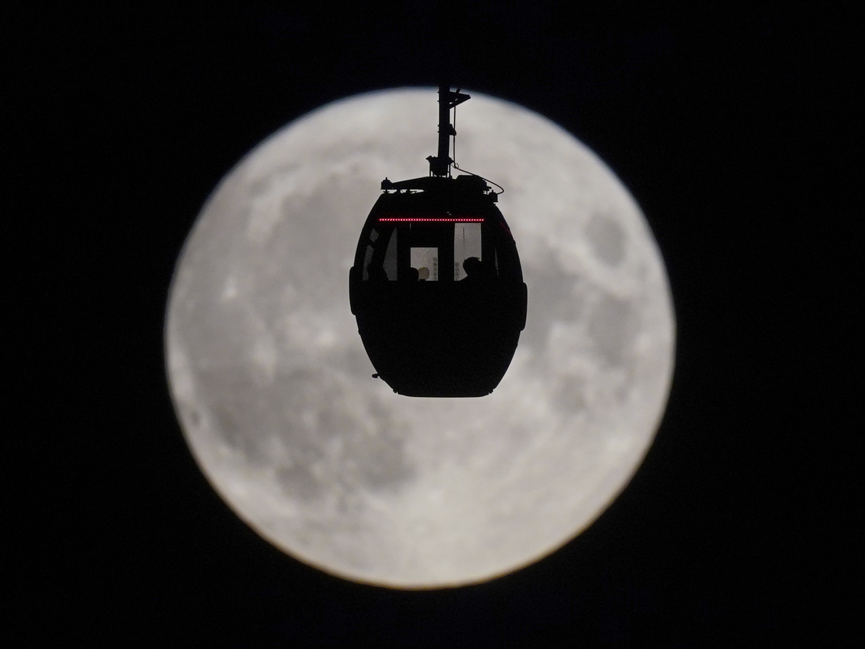 Superlua azul: veja fotos e explicação do fenômeno que faz a Lua ficar ...